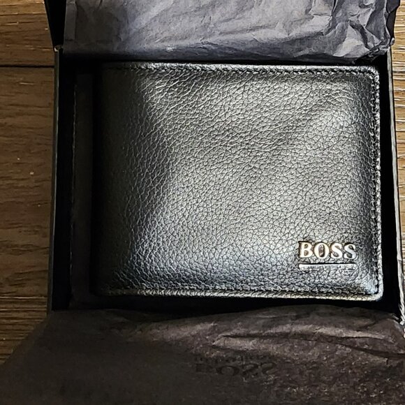 Hugo Boss | Bags | Hugo Boss Mens Pebbled Leather Bifold Wallet Nib ...